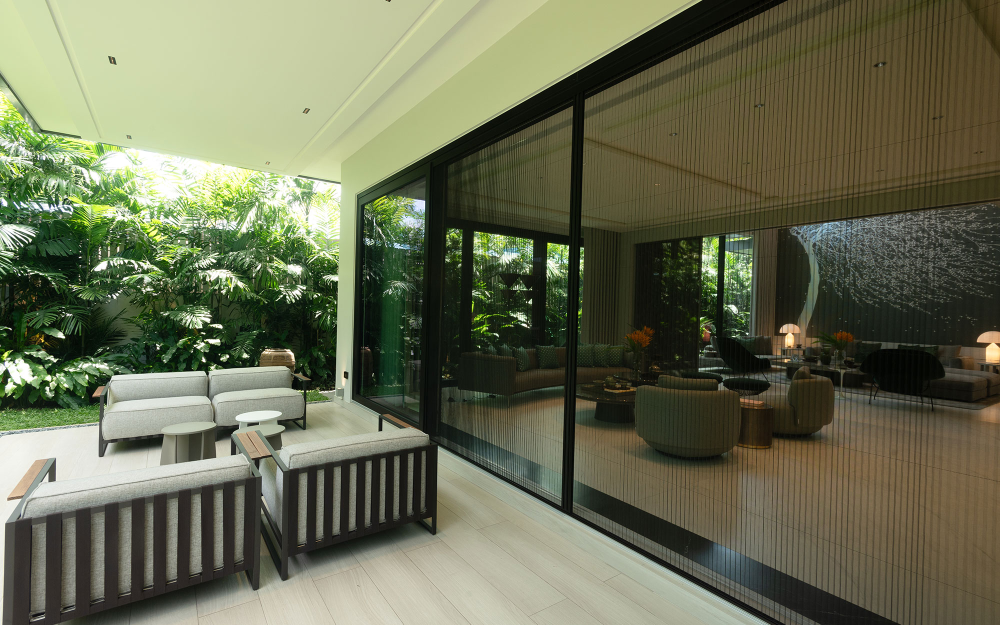 Screen Systems – Kenneth and Mock